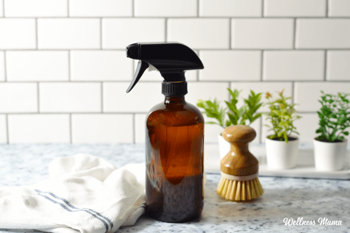 DIY Bathroom Cleaner with 6 Natural Ingredients - lucire