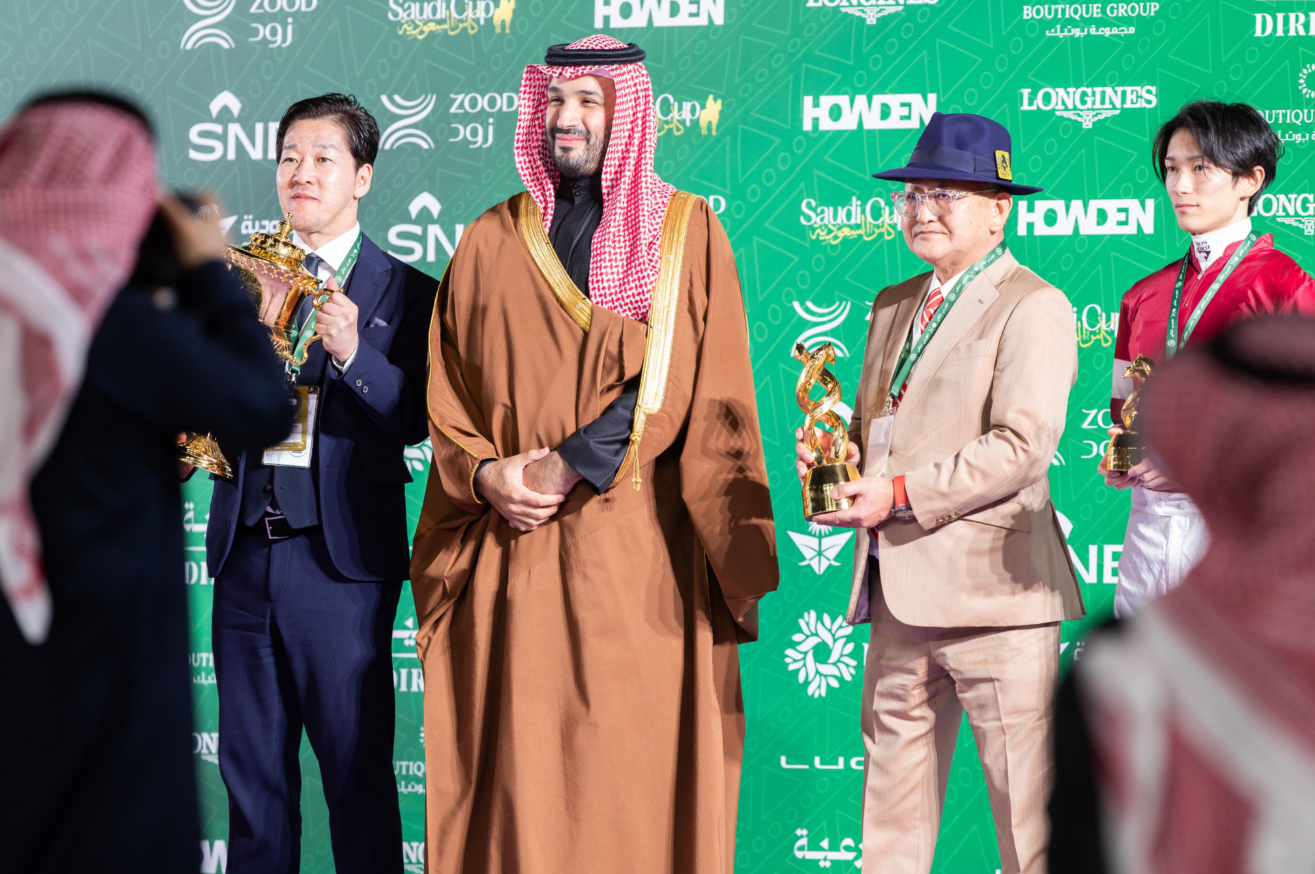 Crown Prince Hands Saudi Cup 2025 Trophy - lucire